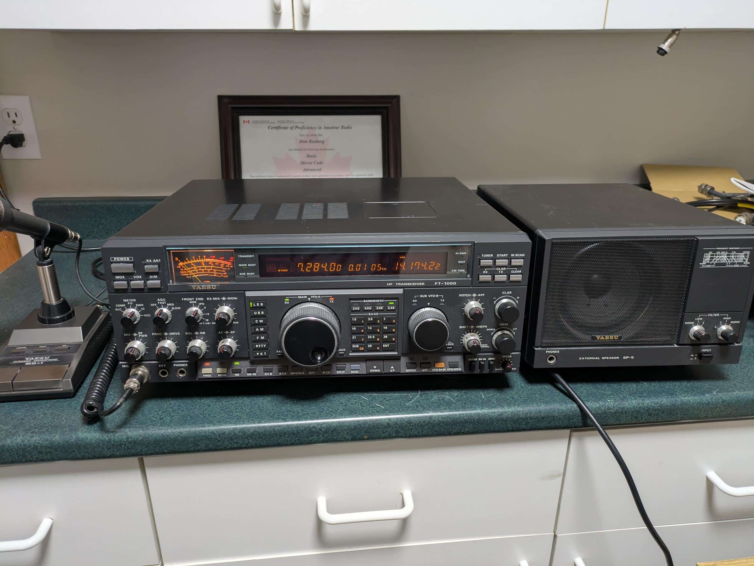 Yaesu FT-1000 200 watt Transceiver - Hamshack